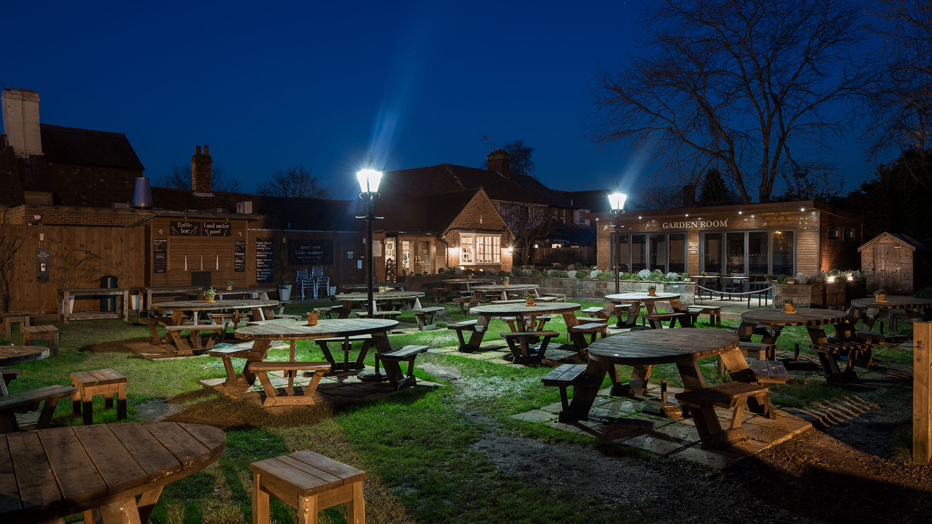 The Cricketers Pub - Horsell Birch, Woking, Surrey - The Cricketers