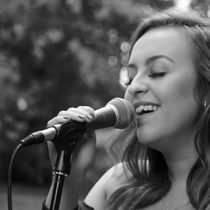 Live Music with Emma Atkins - The Cricketers - The Cricketers