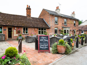 Gallery - The Cricketers - The Cricketers